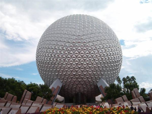 Epcot International Flower and Garden Festival | Follow the Festivals